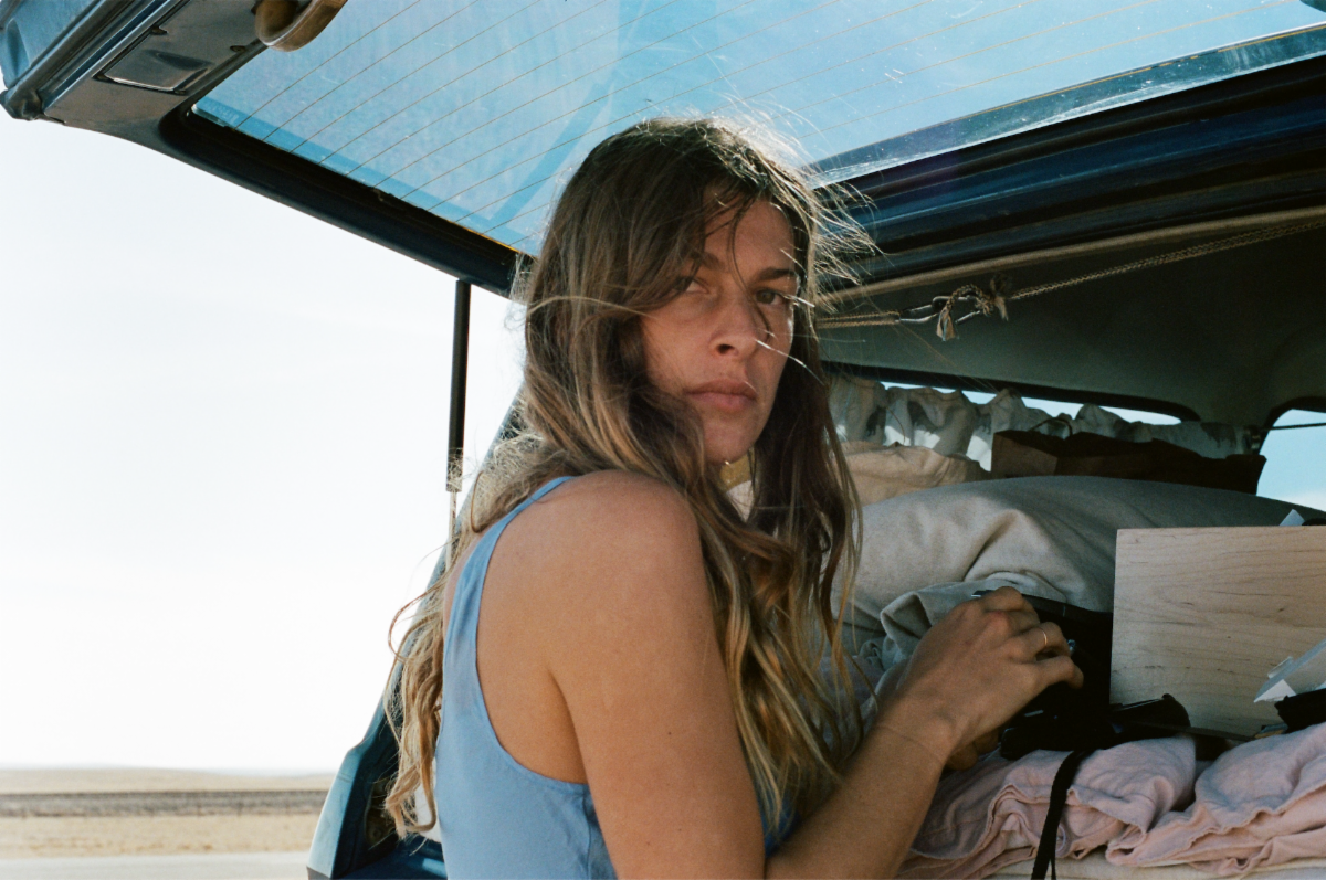 Indigo Sparke Shares Intimate Video For Latest Single "Colourblind ...