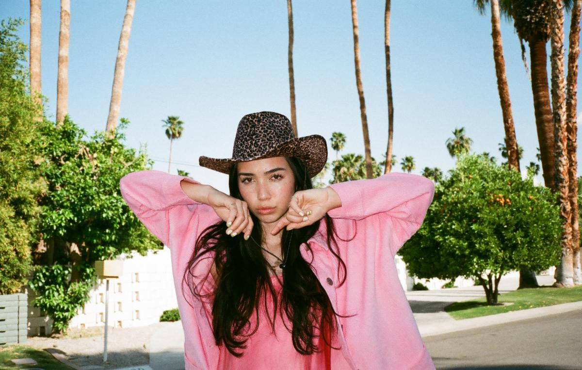 Wallice Shares Video For Latest Single "Off the Rails" - Ghettoblaster ...