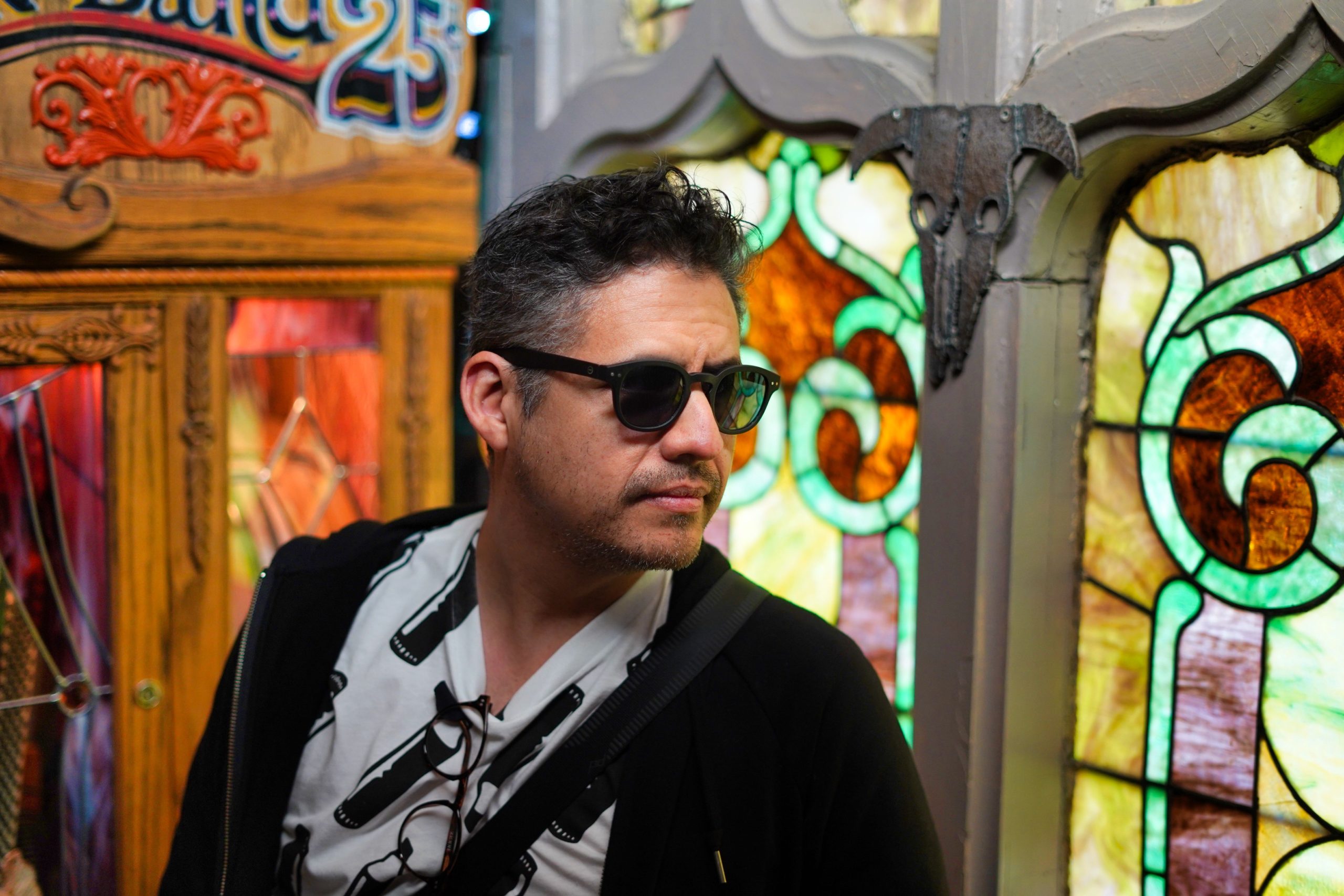 Ricky Mendoza Shares New Single “Move” - Ghettoblaster Magazine