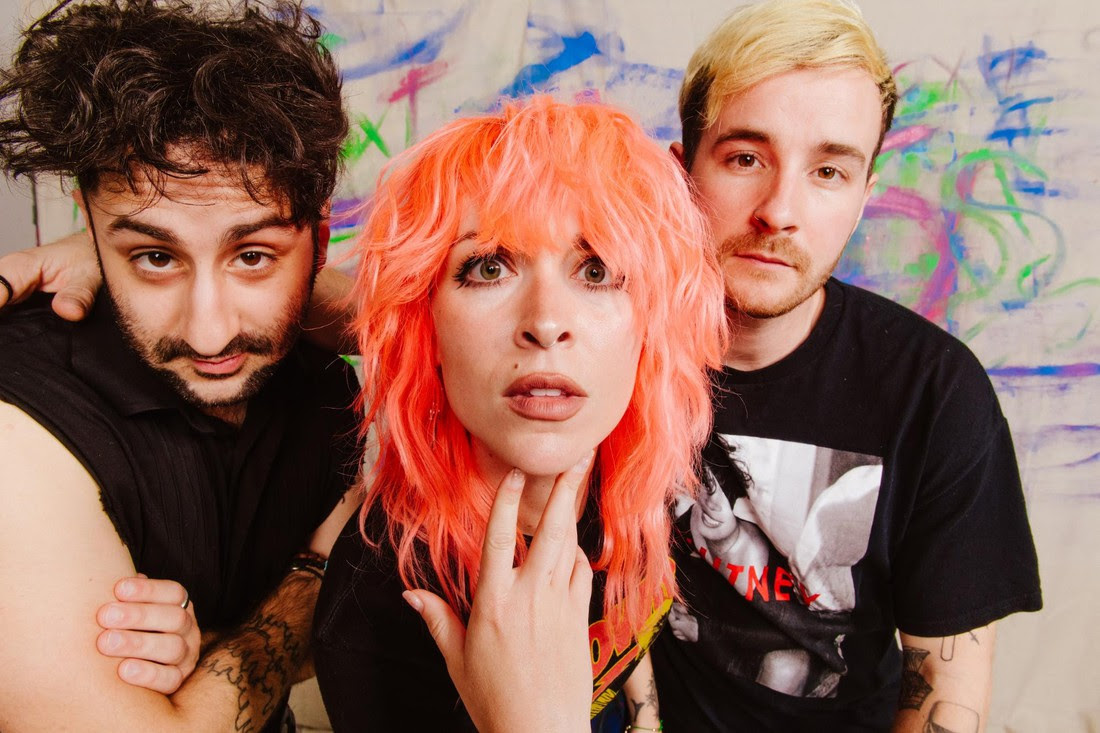 Never Taking The Easy Way | An Interview with The Foxies ...