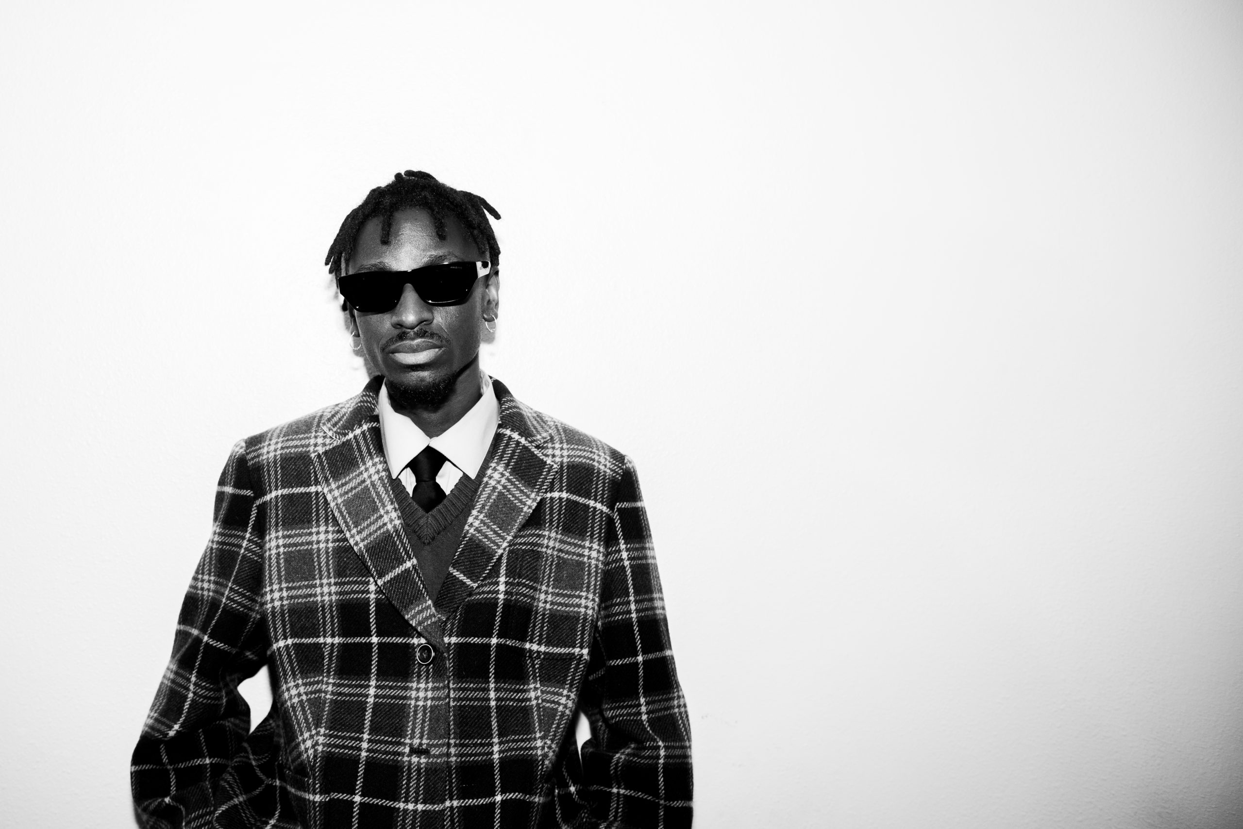 Jay-Way Drops New Single “Love Me, Love Me Not” - Ghettoblaster Magazine